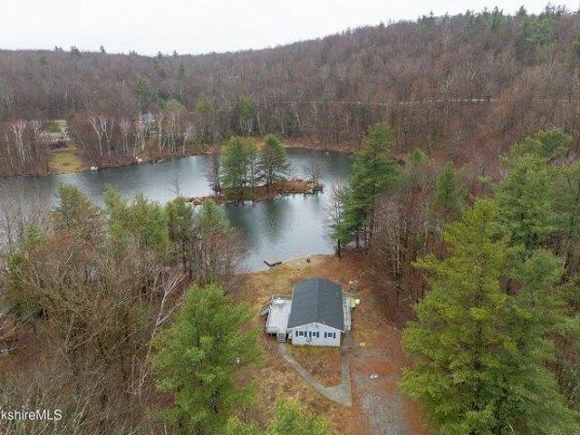2 bedroom, Becket MA 01223 103069543