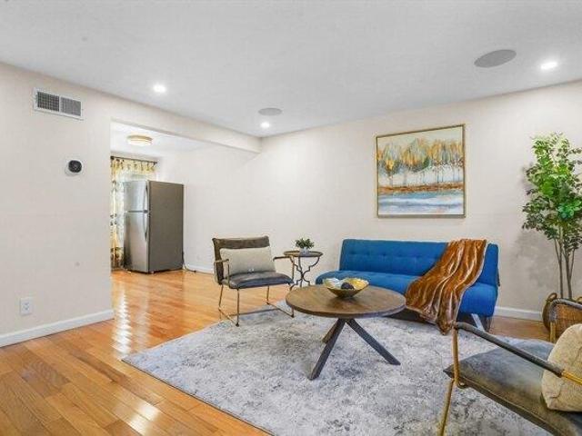 2 bedroom, Bedford MA 01730 103224473