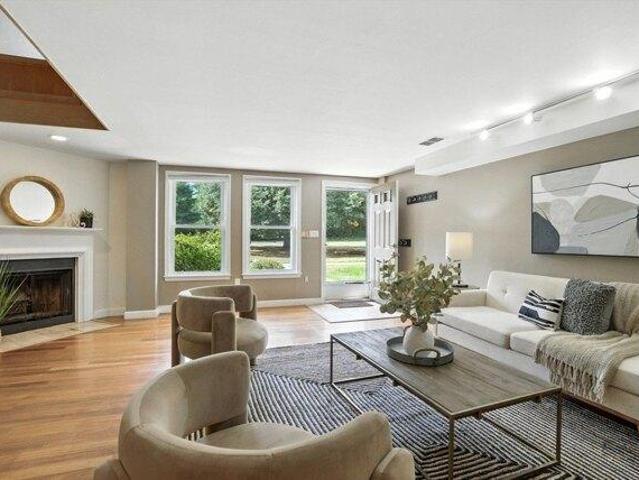 2 bedroom, Bedford MA 01730 104541310