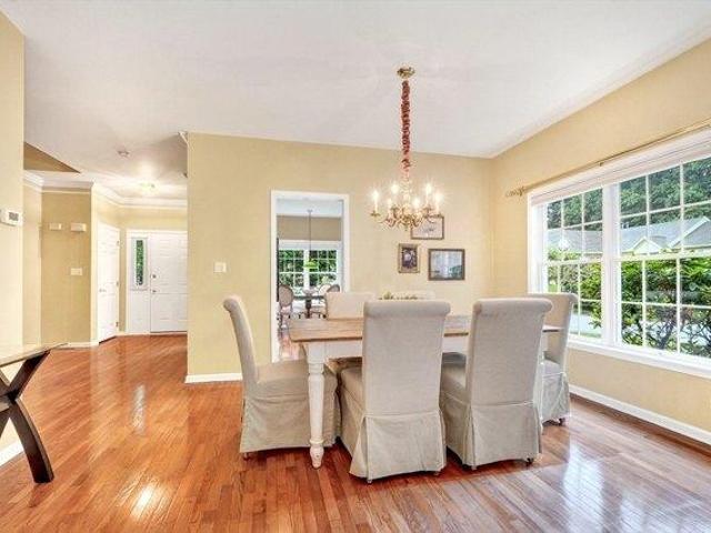 2 bedroom, Bedford MA 01730 105126951