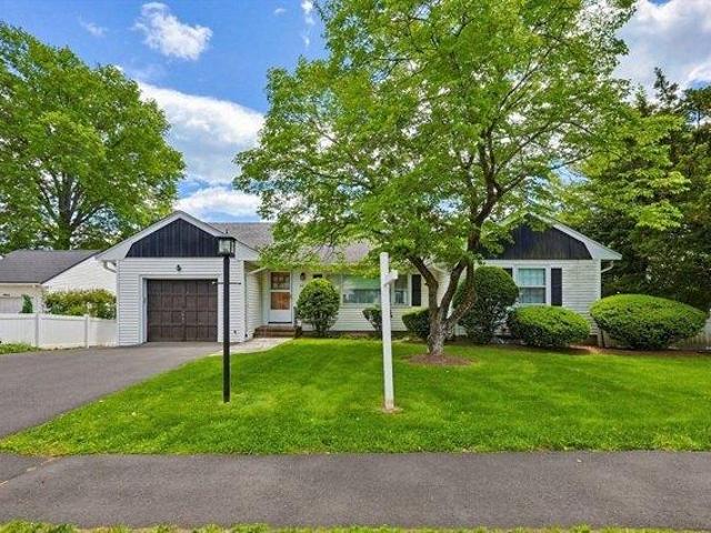 2 bedroom, Belmont MA 02478 104808204