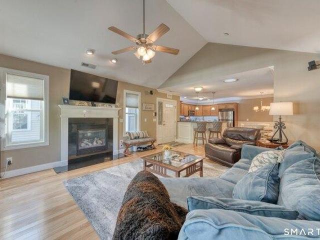 2 bedroom, Berlin CT 06037 LS102562580