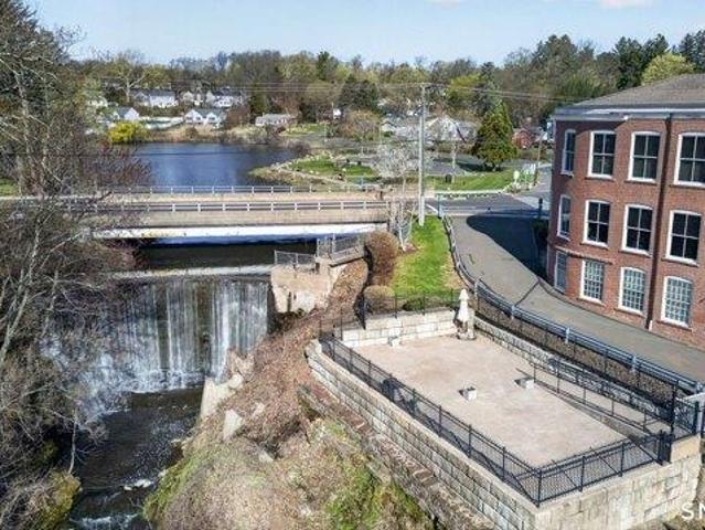 2 bedroom, Berlin CT 06037 102254981
