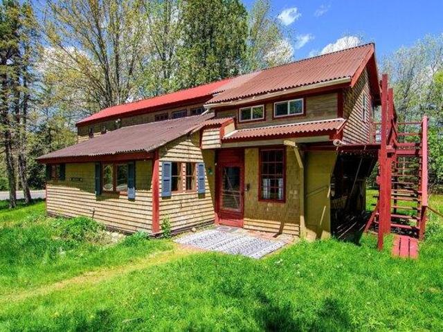 2 bedroom, Blue Hill ME 04614 104606234