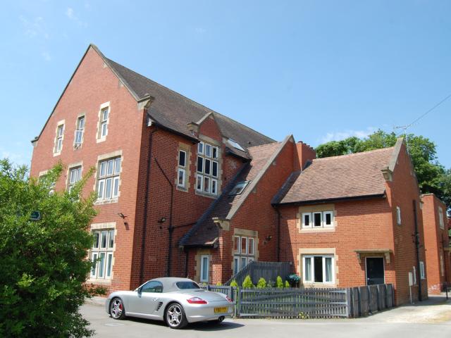 2 Bedroom Block Of Apartments To Let in Worksop, S80