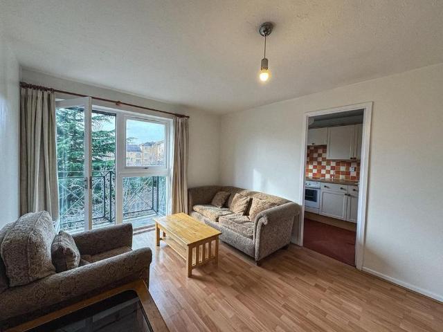 2 bedroom block of apartments to rent