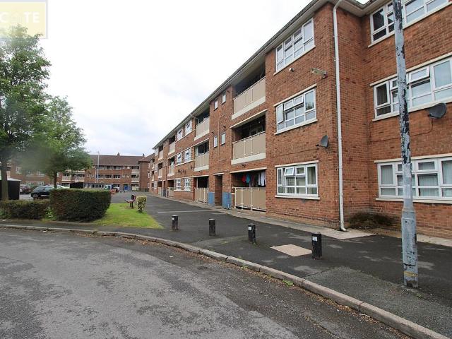 2 bedroom block of apartments to rent