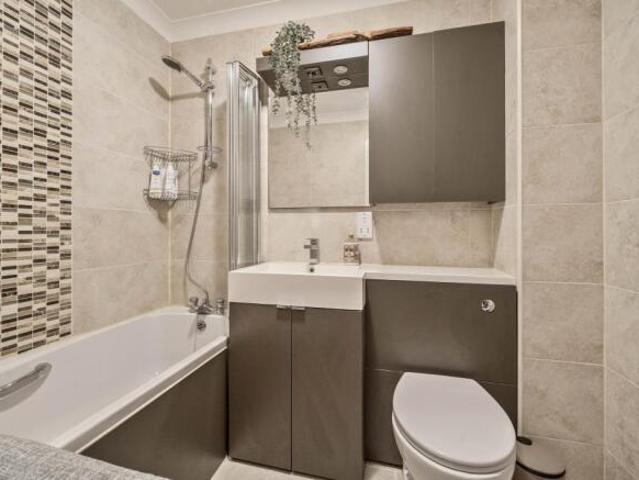 2 bedroom flat for sale in Crown Heights, Basingstoke, RG21