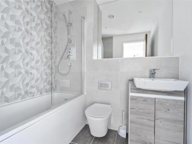 2 bedroom block of apartments for sale in Basingstoke, Hampshire, RG21