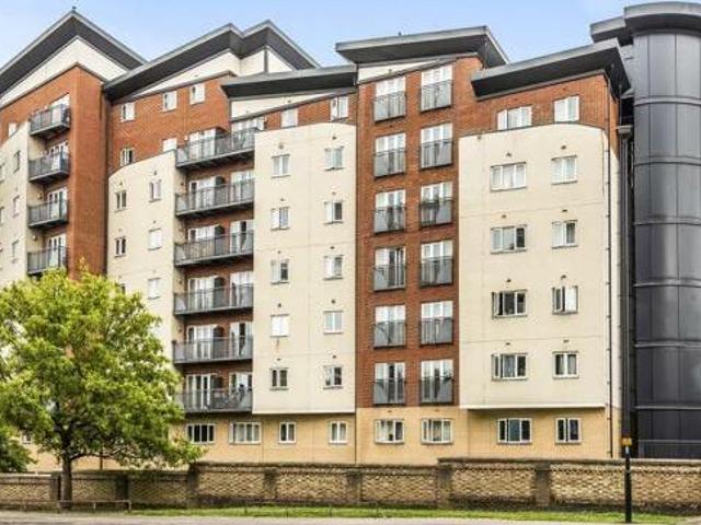 2 Bedroom Block Of Apartments For Sale In Berkshire