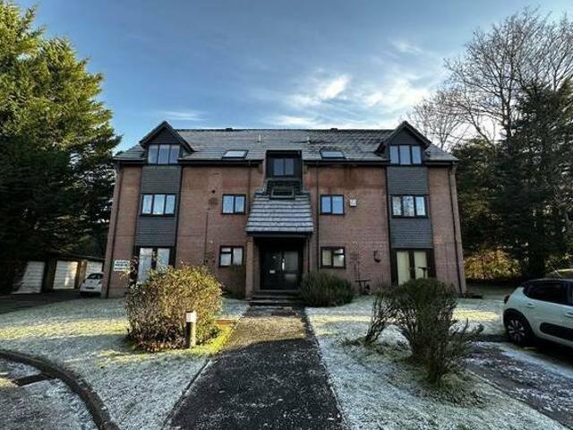 2 bedroom block of apartments for sale in Bracknell Berkshire RG12