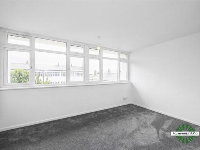 2 bedroom block of apartments for rent in Dunton Road, London, E10 7AF, E10