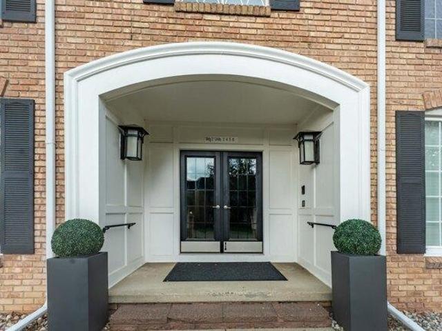 2 bedroom, Bloomfield Hills MI 48304 92880110