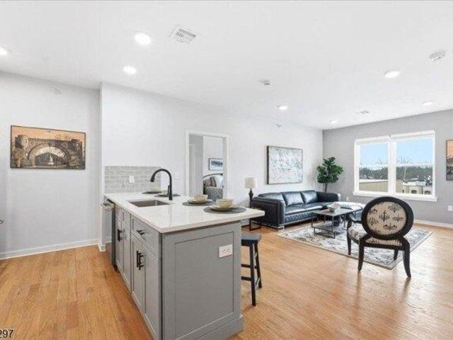 2 bedroom, Bloomfield NJ 07003 102443578