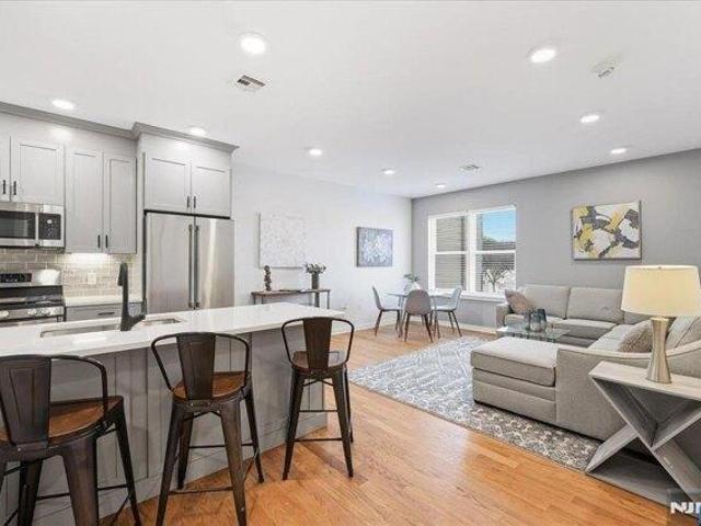 2 bedroom, Bloomfield NJ 07003 102479401