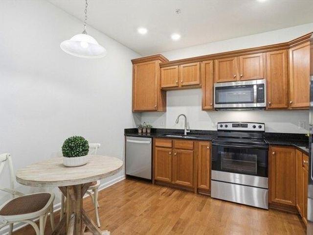 2 bedroom, Braintree MA 02184 102668563