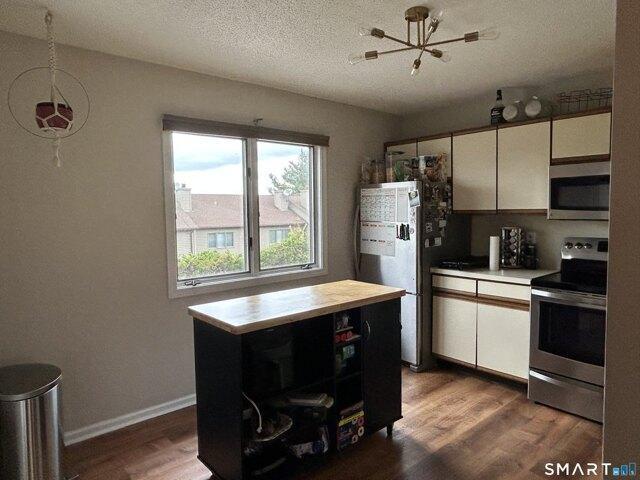2 bedroom, Bristol CT 06010 102446784