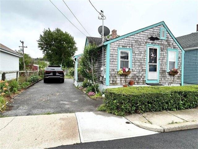 2 bedroom, Bristol RI 02809 103807896
