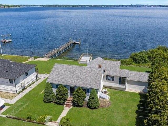 2 bedroom, Bristol RI 02809 105125629