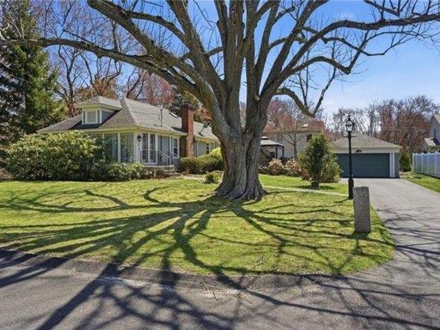 2 bedroom, Bristol RI 02809 LS101573652
