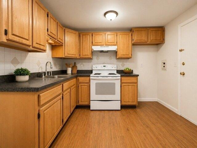 2 bedroom, Brockton MA 02301 104760035
