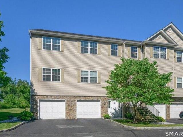 2 bedroom, Brookfield CT 06804 104192205