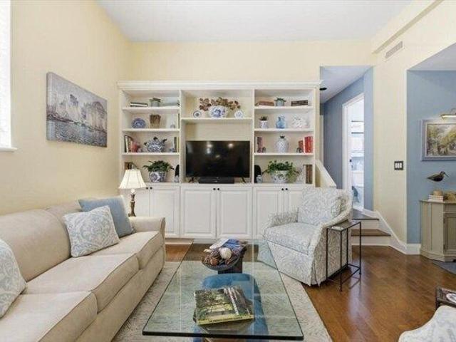 2 bedroom, Brookline MA 02445 104719020