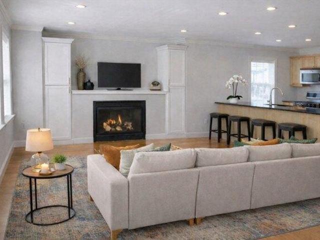 2 bedroom, Brookline MA 02467 103886200