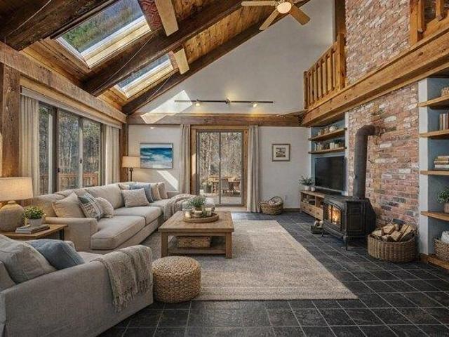 2 bedroom, Brookline NH 03033 102370125