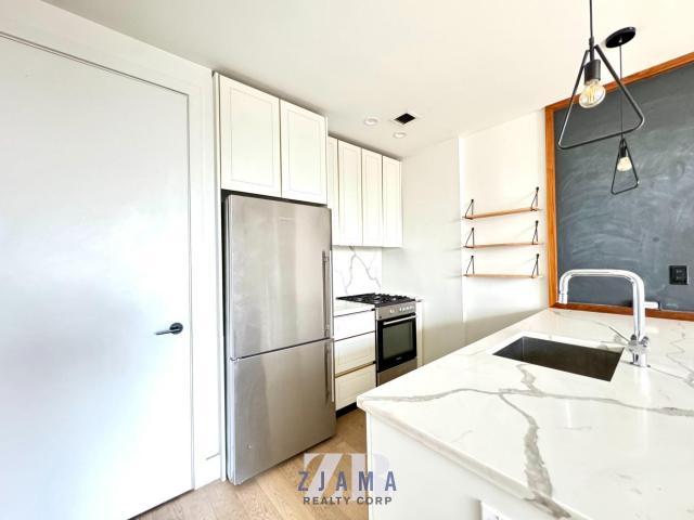 2 bedroom, Brooklyn NY 11232 79823081