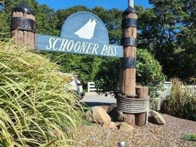 2 bedroom, Buzzards Bay MA 02532 105105934