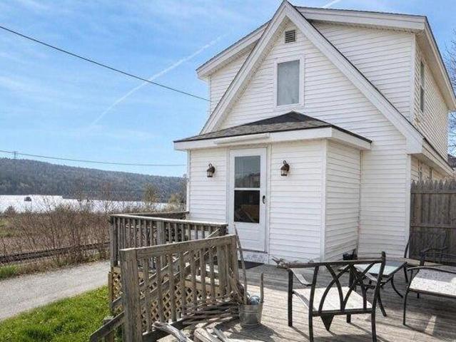 2 bedroom, Bucksport ME 04416 104188969