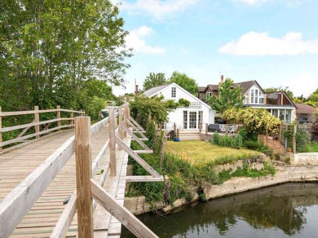 2 Bedroom Bungalow