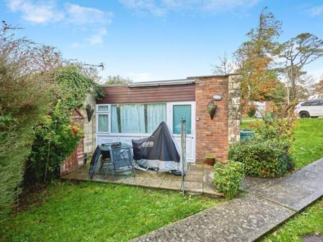 2 Bedroom Bungalow Cowes Isle Of Wight 101278041