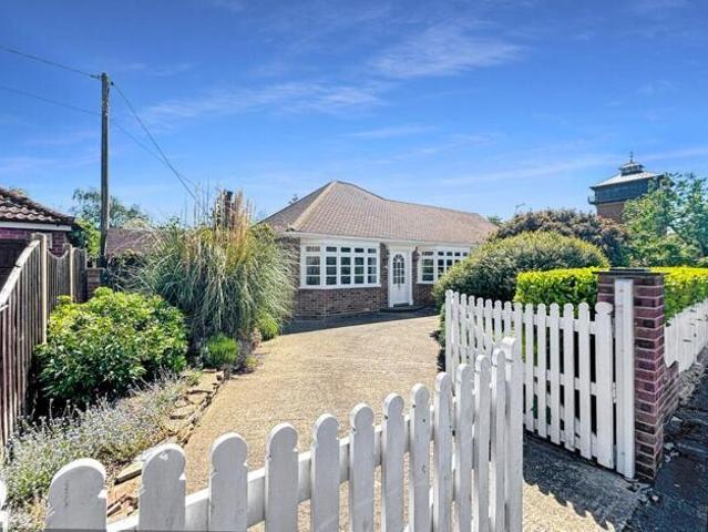 2 Bedroom Bungalow Colchester Essex 101168402