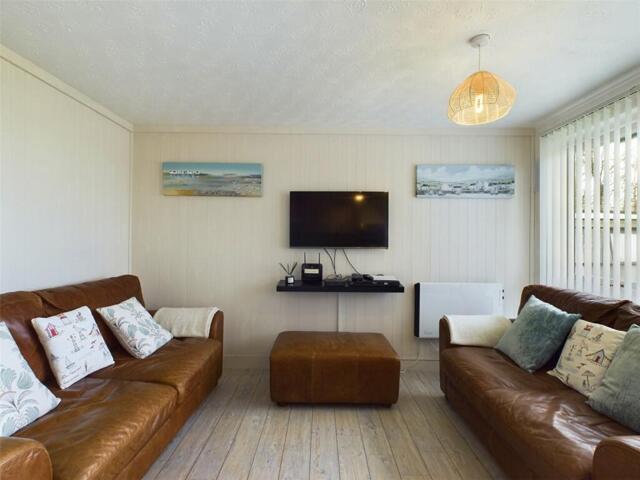 2 Bedroom Bungalow Cornwell Cornwall LS92789406