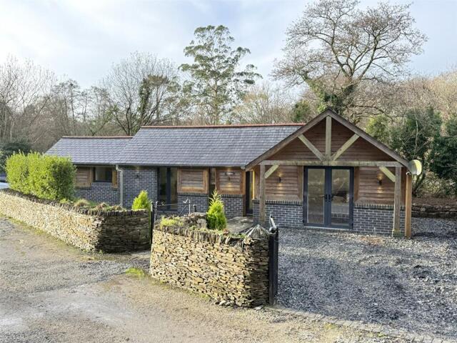 2 Bedroom Bungalow Cornwell Cornwall LS100096747