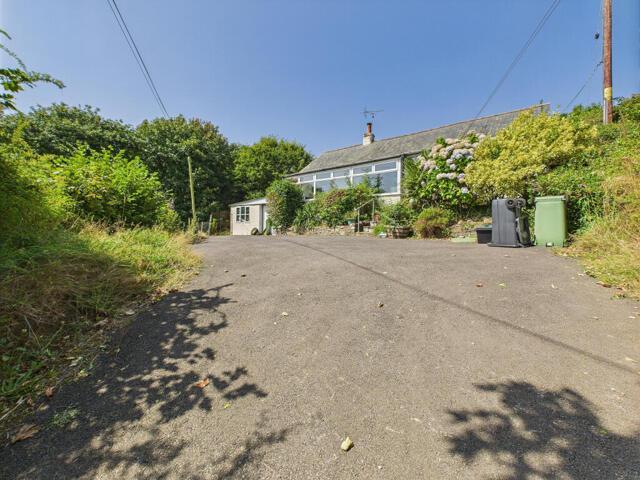 2 Bedroom Bungalow Cornwell Oxfordshire 98800735