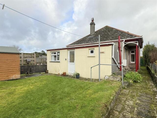 2 Bedroom Bungalow Cornwell Oxfordshire 98930142