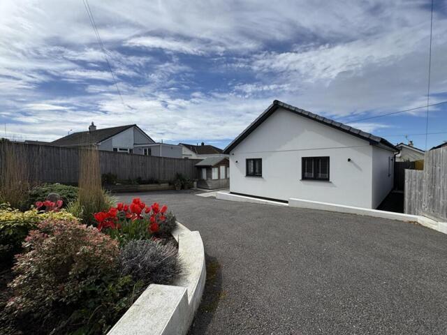 2 Bedroom Bungalow Cornwell Oxfordshire LS101199966