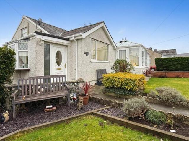 2 Bedroom Bungalow Caernarfon Gwynedd LS98477208
