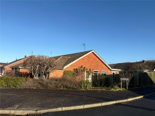 2 Bedroom Bungalow Cheltenham Gloucestershire 99641840