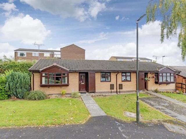 2 Bedroom Bungalow Chesterfield Derbyshire LS101677617