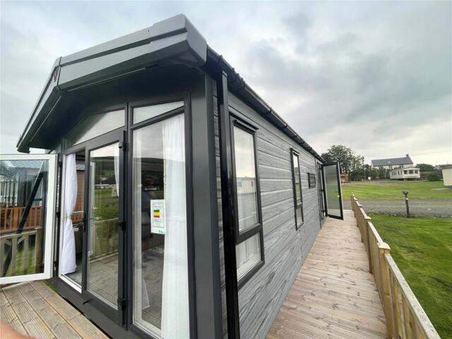 2 Bedroom Bungalow Clynderwen Pembrokeshire LS99130401