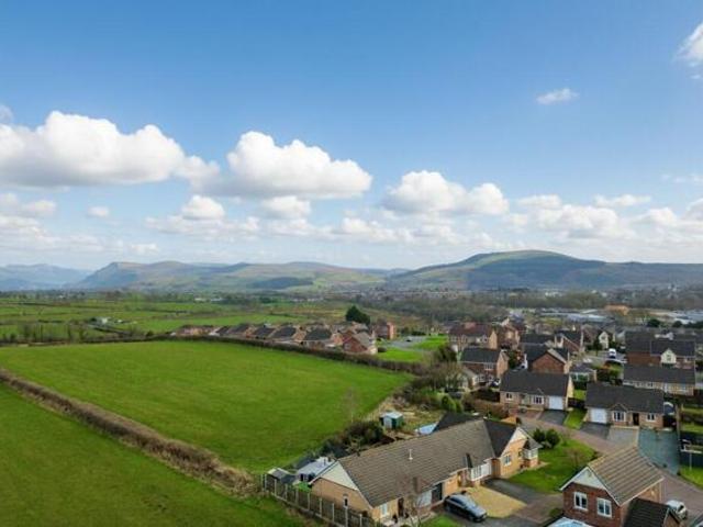 2 Bedroom Bungalow Cleator Moor Cumbria LS99054872