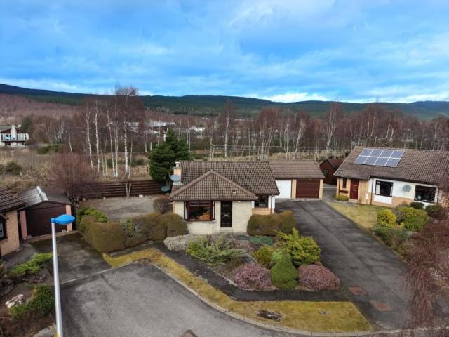 2 Bedroom Bungalow Aviemore Aviemore 100709608