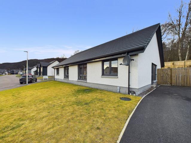 2 Bedroom Bungalow Aviemore Aviemore 86968017