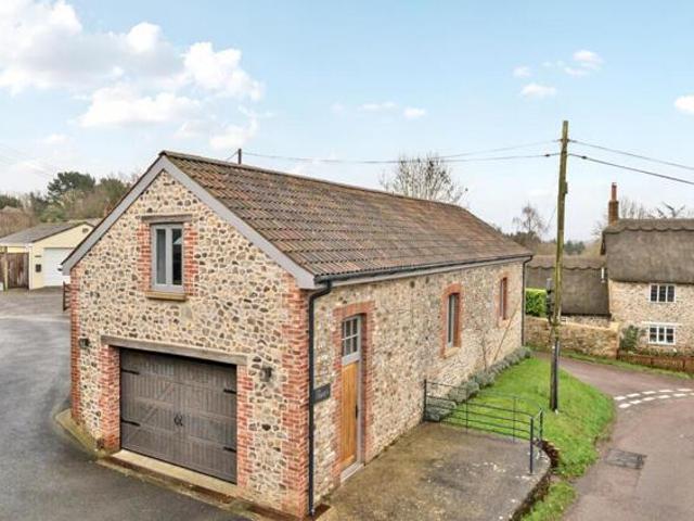 2 Bedroom Bungalow Axminster Devon LS101119285