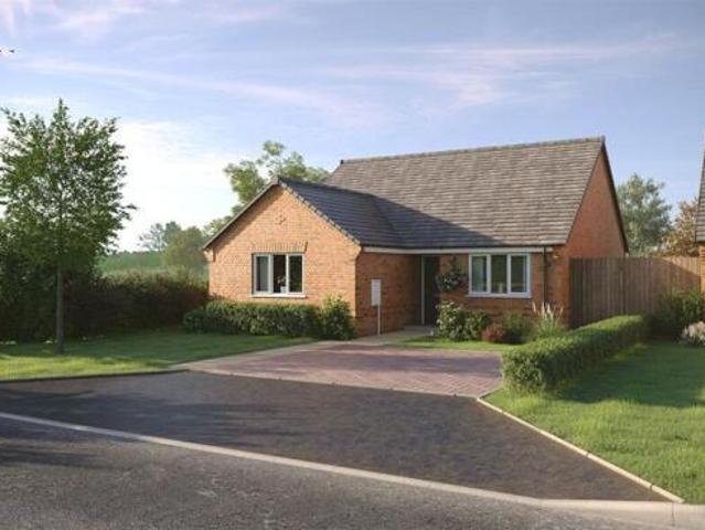 2 Bedroom Bungalow Aylesbury Buckinghamshire 101351945