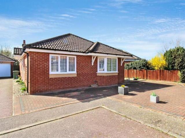 2 Bedroom Bungalow Aylsham Norfolk LS101025709
